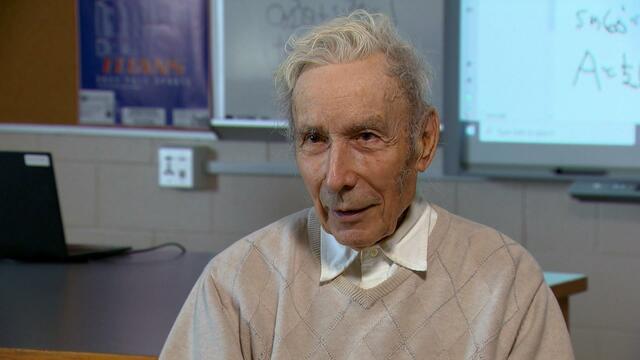 91-year-old math teacher has no plans to retire after decades at same ...