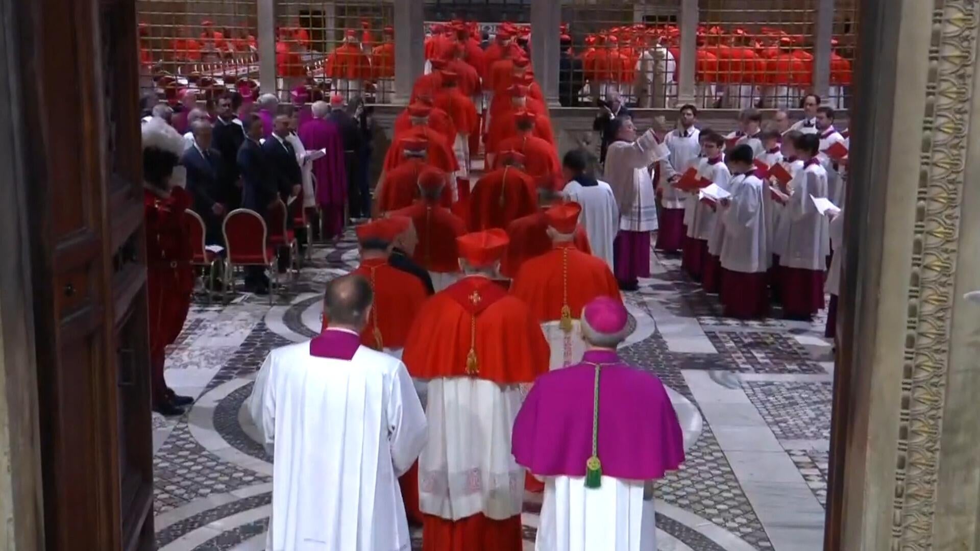 Conclave sends up black smoke, no pope chosen in first vote | KOZI FM / AM