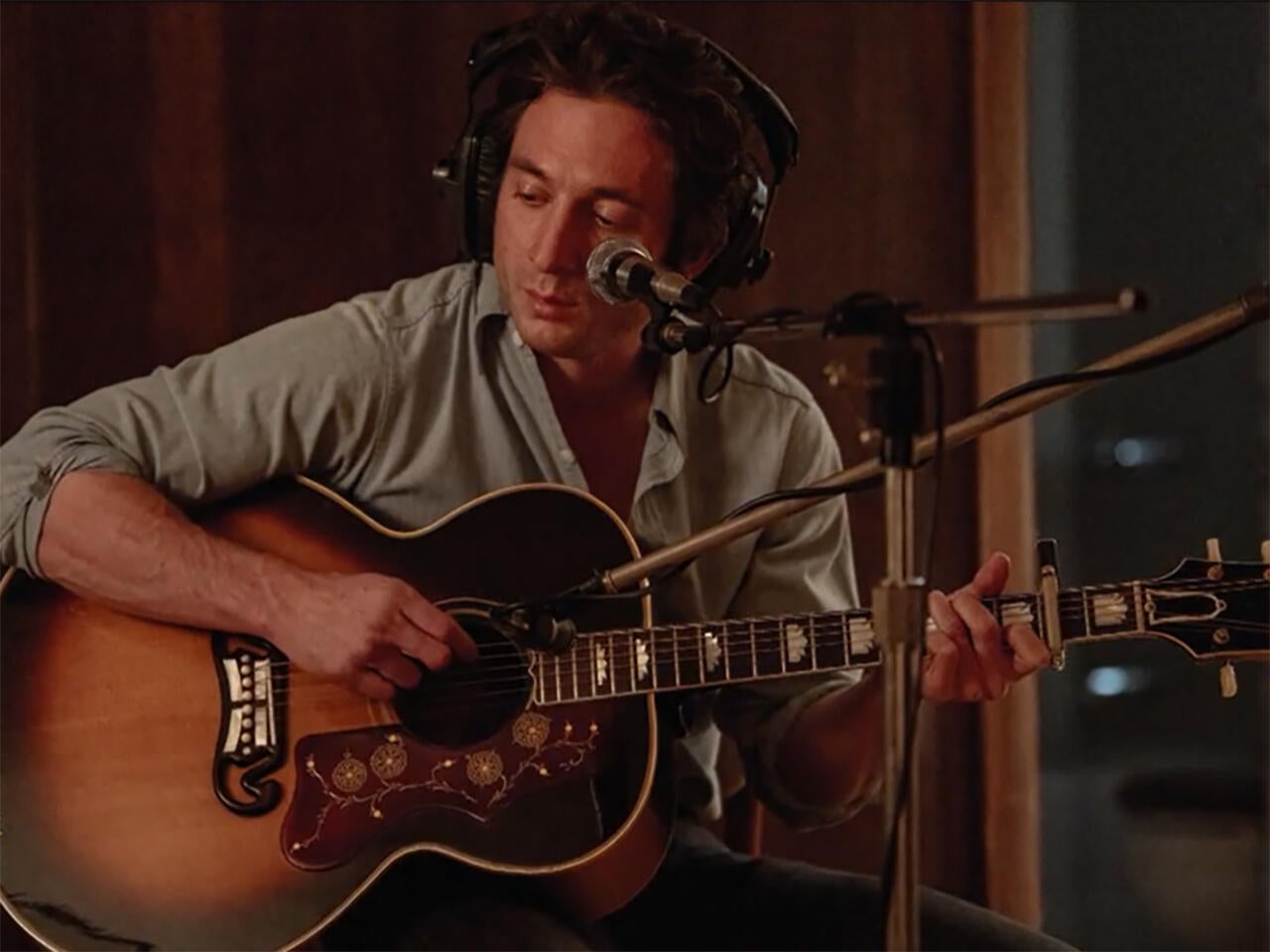 Jeremy Allen White on playing The Boss in "Springsteen: Deliver Me From ...