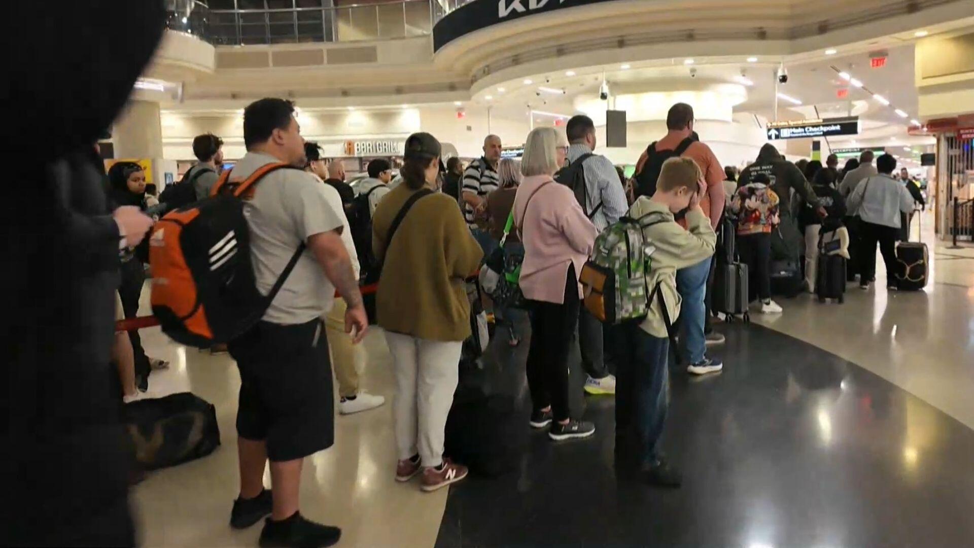 What it’s like to stand in TSA line during DHS funding fight | WGHN