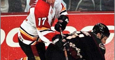 Coyotes Douse Flames - CBS News