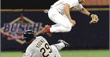 Pirates Thwart Cardinals - CBS News