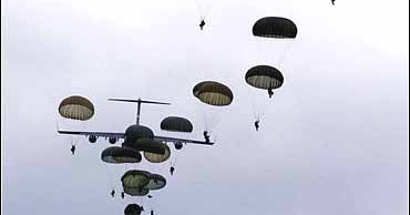 32 Soldiers Hurt In Jump - CBS News