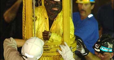 Miners Stuck Together - CBS News