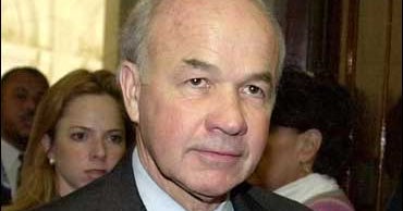 Enron's Ken Lay Dies At 64 - CBS News