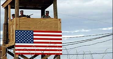 U.S. Puts Gitmo Burden On Britain - CBS News