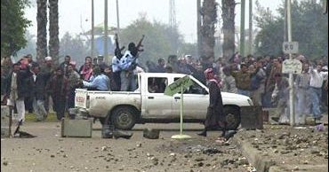 Mortar Blast Wounds 35 U.S. Troops - CBS News