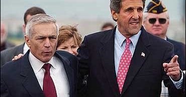 Kerry: Bush Broke Faith With Vets - CBS News