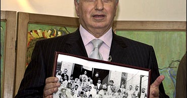 Ahmad Chalabi, key Iraq invasion proponent, dies at 71 - CBS News