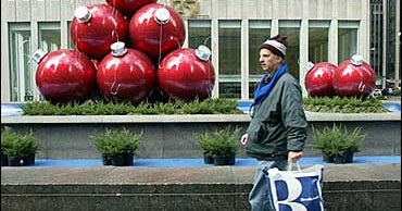 Holiday Sales Worry Retailers - CBS News