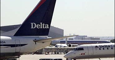 Delta aircraft collide on O'Hare tarmac - CBS News