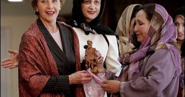 First Lady Drops In On Afghanistan - CBS News