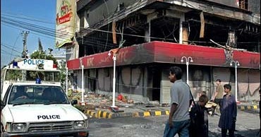 KFC Burned During Riot In Pakistan - CBS News