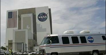 NASA Calls Off Discovery Launch - CBS News