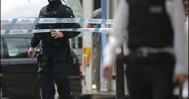 Terror Raids By London Police - CBS News