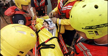 Flash Floods, Daring Rescues - CBS News