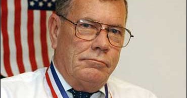 My Lai Hero Hugh Thompson Dies At 62 - CBS News