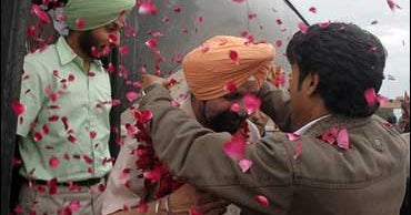 India Proposes Pakistan Peace Treaty - CBS News