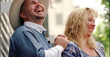 Garth's Ex-Wife Kidnapped, But Escapes - CBS News