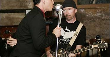 U2's The Edge Donates Guitar To Auction - CBS News