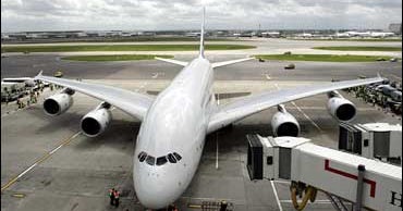 Superjumbo Tests Heathrow's Runways - CBS News