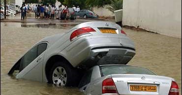 28 Dead In Mideast After Rare Cyclone - CBS News