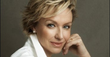 Dethroned "Queen Of Buzz" stages comeback - CBS News