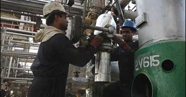 Iran Ends Oil Transactions In U.S. Dollars - CBS News