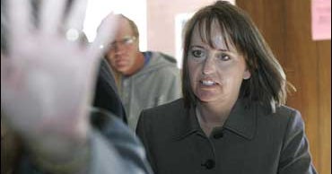 Warden's Wife To Be Tried For Con's Escape - CBS News