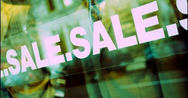 Retailers Post Weak June Sales, Discount More - CBS News