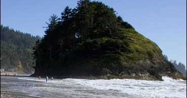 Woman Swept To Sea During Proposal - CBS News