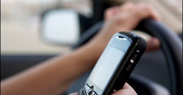 Data: Hands-Free Cell Phones Aren't Safer - CBS News