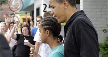 Obama, Daughters Snack On Frozen Custard - CBS News