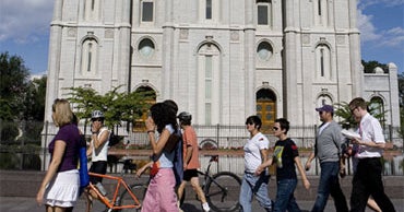 "Kiss-in" Protest Held near Mormon Temple - CBS News