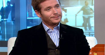 Connolly Has His Own "Entourage" - CBS News