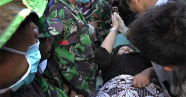 'Bumfights' Videomakers Get Clobbered - CBS News