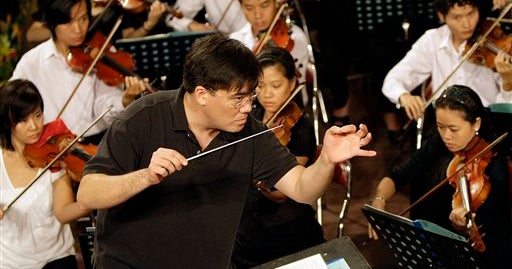 Vietnamese Musicians Learn From An American Master - CBS News