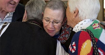 L.A. Elects First Female Episcopal Bishop - CBS News