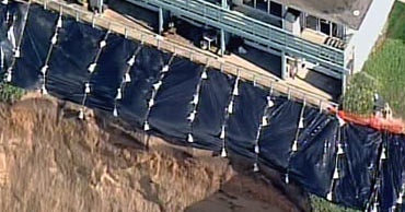 Crumbling Seaside Cliff Forces Evacuation - CBS News