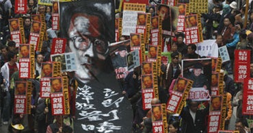 Thousands March for Democracy in Hong Kong - CBS News