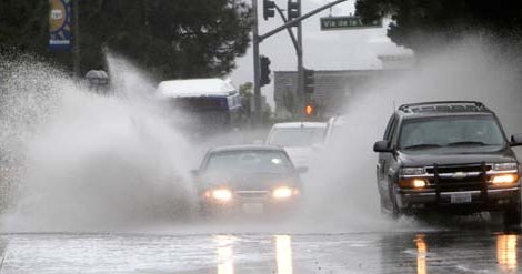 How to drive safely in torrential rain - CBS News