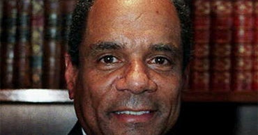 American Express CEO Gets 60% Pay Raise - CBS News