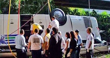 Turkey Bus Crash Kills 16 Russian Tourists - CBS News