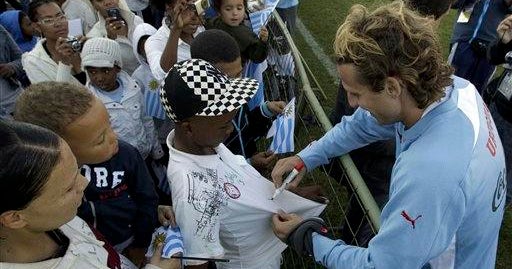 Happy Chic Year! (On A Shoestring) - CBS News