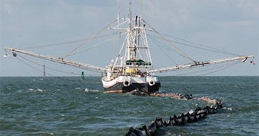 Rough Weather Slows Some Gulf Clean-up Work - CBS News