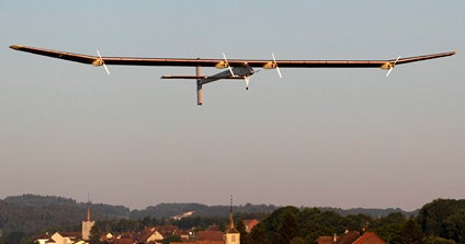 Solar plane set to try first international flight - CBS News