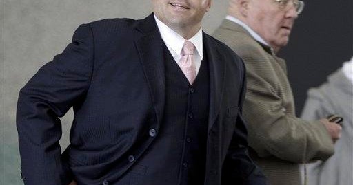 Church Scam Case Goes To Jury - CBS News