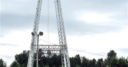 United Airlines Pilot Arrested - CBS News