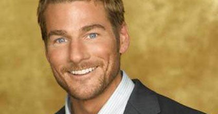 "The Bachelor" Brad Womack hands out final rose - CBS News