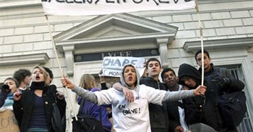 French Protesters Rage against Retirement Reform - CBS News